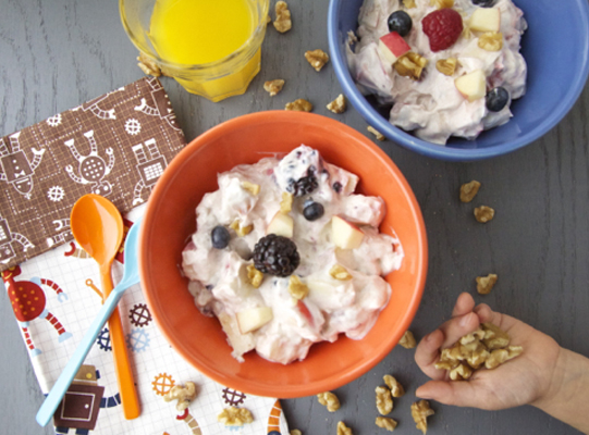Mic dejun sănătos cu iaurt grecesc - REVISTA BABY: Pentru părinti și copii