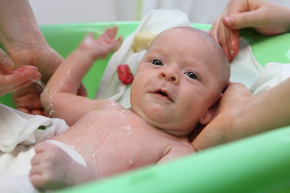Toaleta bebelușului - reguli de bază - REVISTA BABY: Pentru părinti și ...