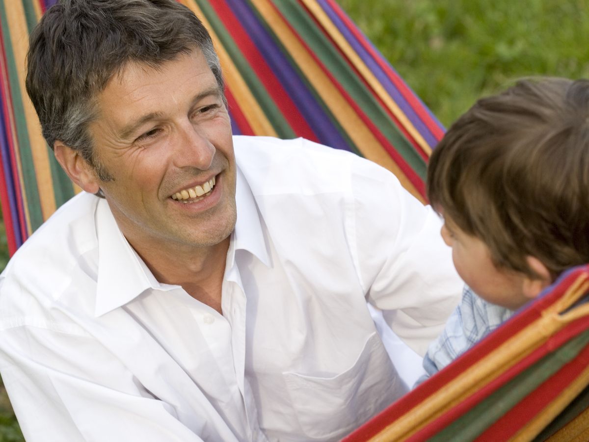 Tatăl unui copil de 4 ani și-a petrecut ultimele luni din viață căutând ...