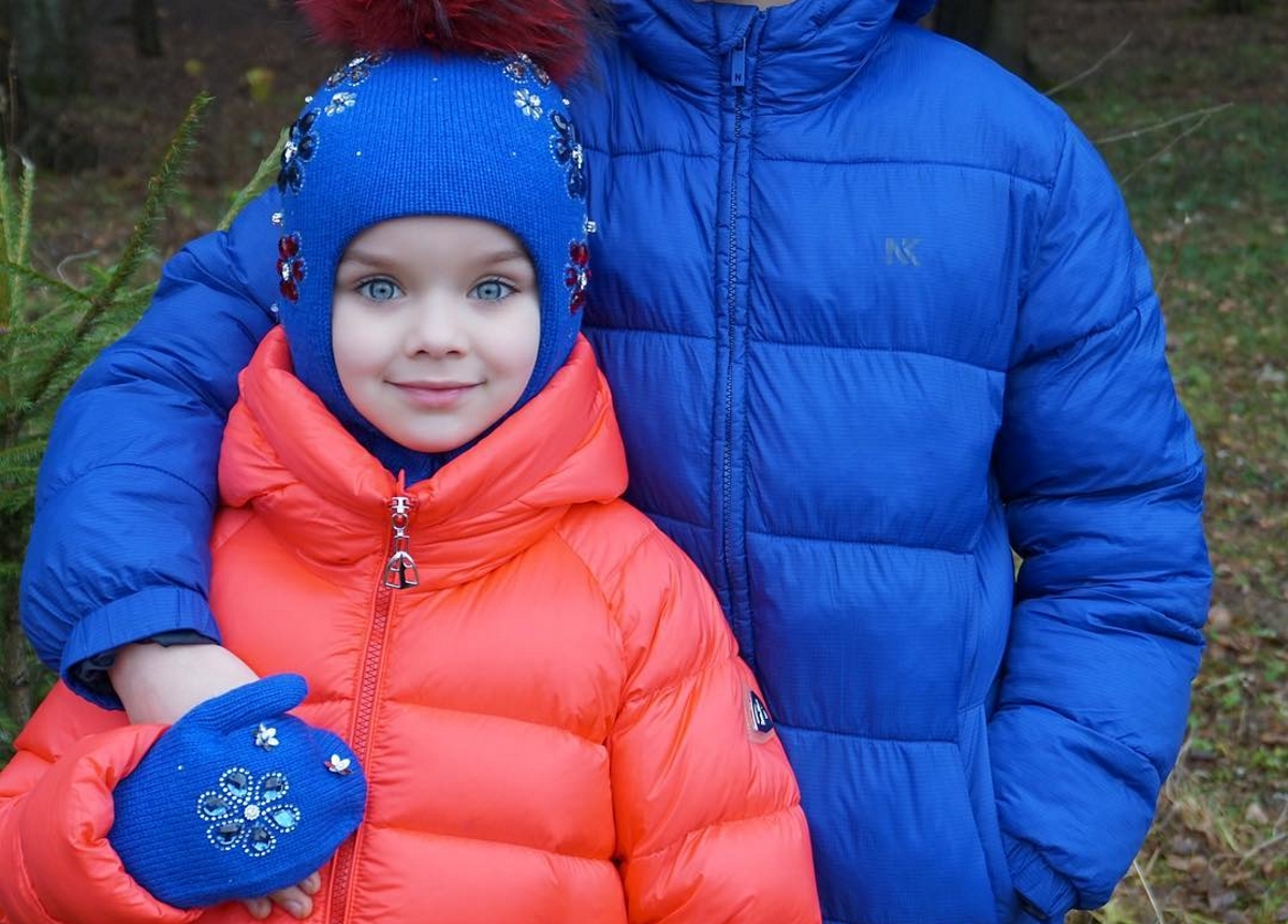 Are 6 ani si este considerata cea mai frumoasa fetita din lume ...